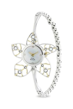 Titan Watches | Buy Titan Watches Online At UPTO 40% OFF At TATA CLiQ