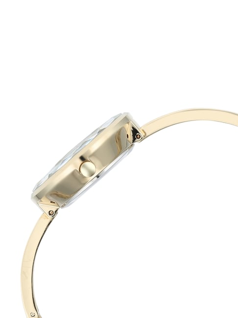 Titan 95271YM01 Raga Showstopper Analog Watch for Women