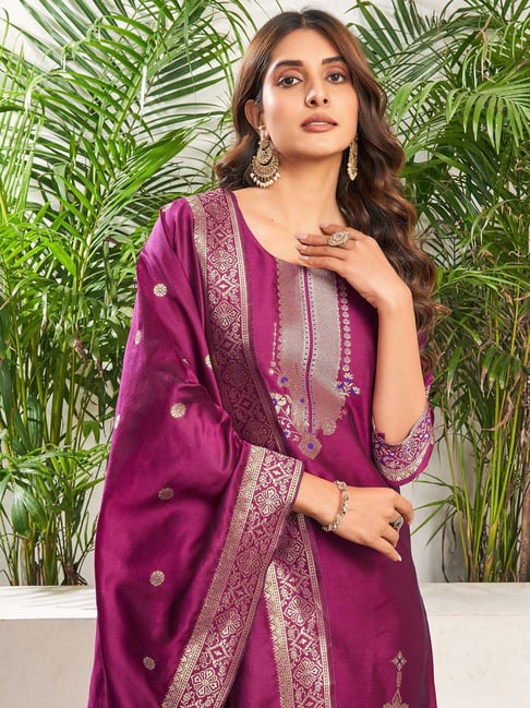 Women's Clothing Skylee Ethnic Wear Maroon Suits with Regular Fit