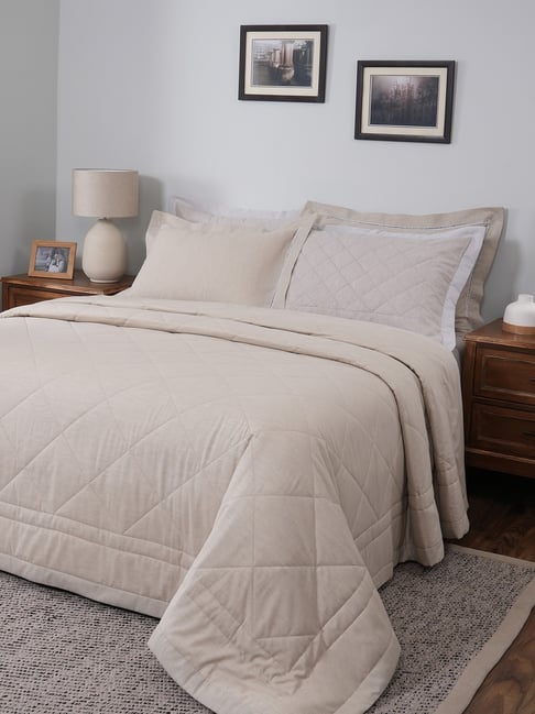 Bombay dyeing quilt store