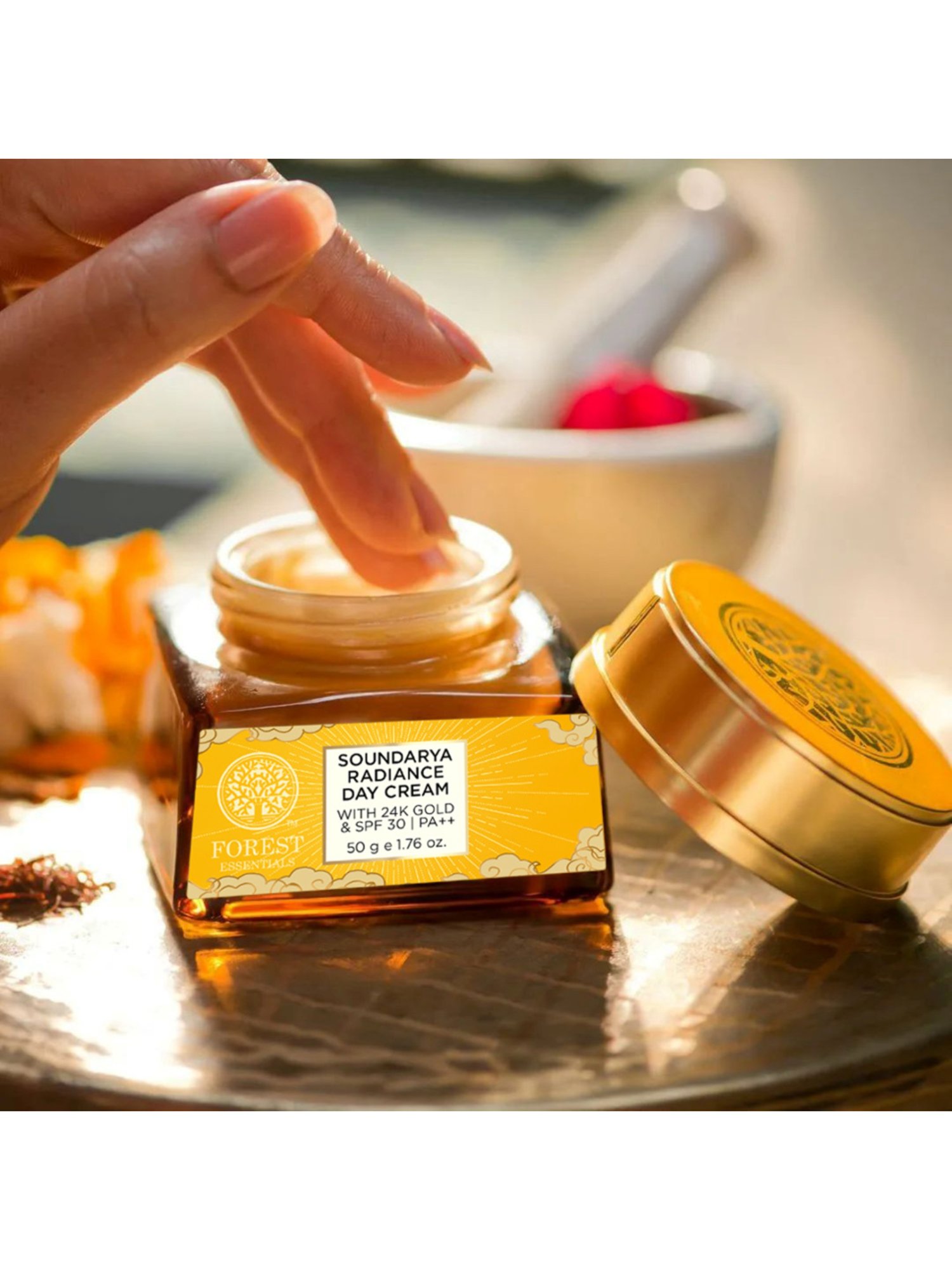 Forest Essentials Soundarya Radiance Day Cream with 24K Gold & SPF30 ...