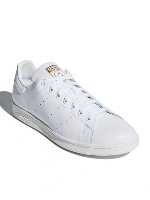 Adidas Originals Cloud White. Sneakers
