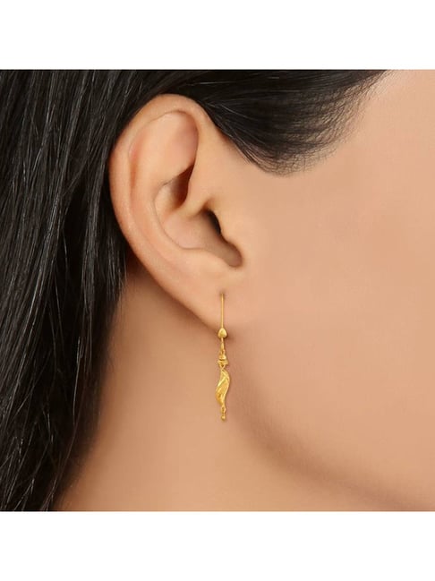 Buy Tanishq Leaf 18 kt Gold Earrings Online at Best Prices | Tata CLiQ Buy Tanishq Leaf 18 kt Gold Earrings Online at Best Prices | Tata CLiQ