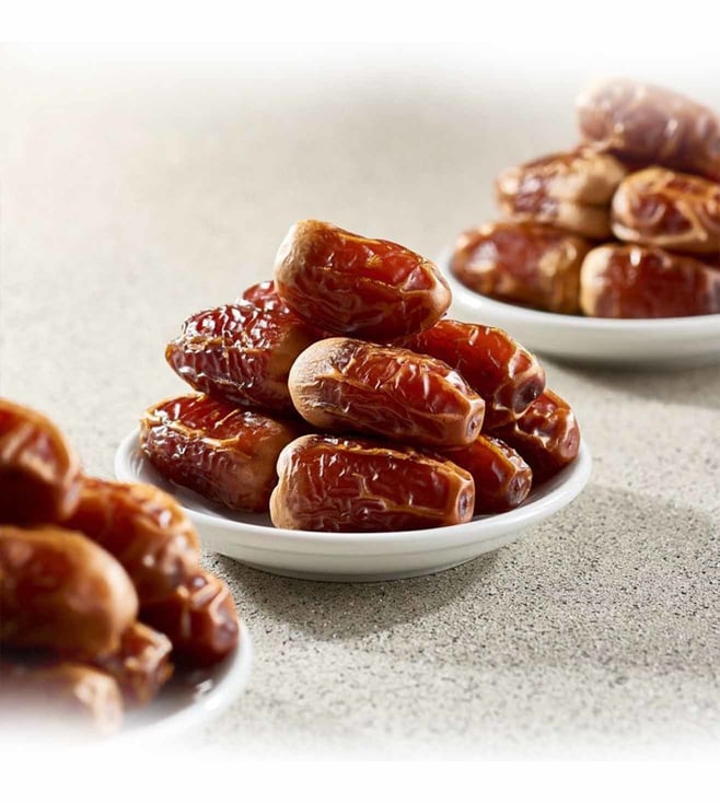 Buy Bateel Kholas Dates (500 gm) Online @ Tata CLiQ Luxury