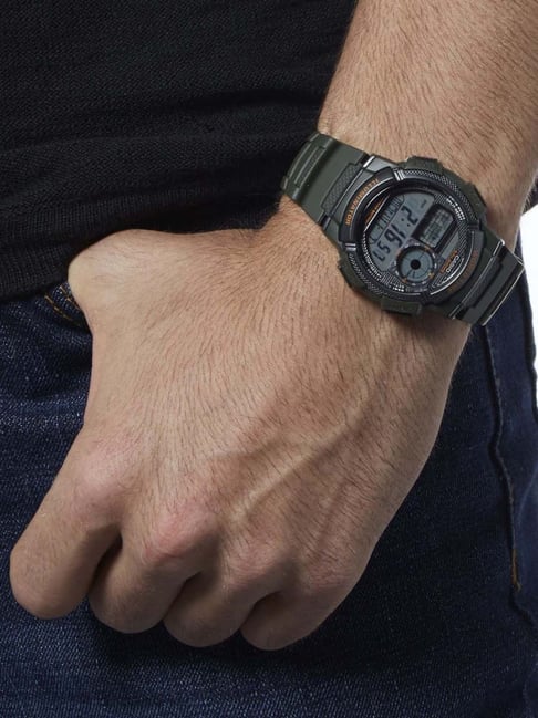 Buy Casio Youth Series AE-1000W-3AVDF (D119) Digital Watch at Best Price @ Tata CLiQ