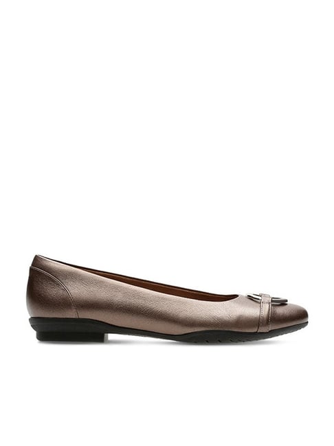 Buy Clarks Neenah Vine Brown Flat Ballets for Women at Best Price Tata CLiQ