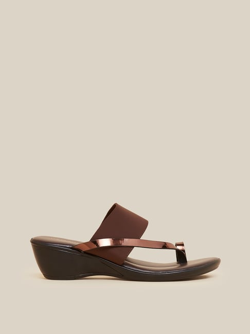 Buy LUNA BLU by Westside Brown Toe-Ring Wedge-Heel Sandals Online at ...