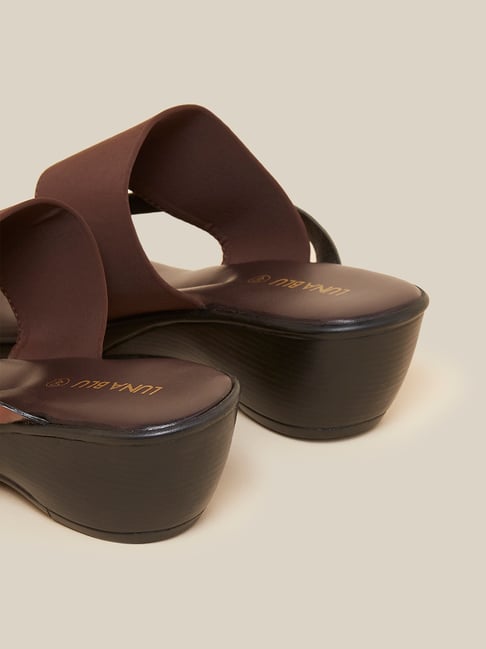 Buy LUNA BLU by Westside Brown Toe-Ring Wedge-Heel Sandals Online at ...