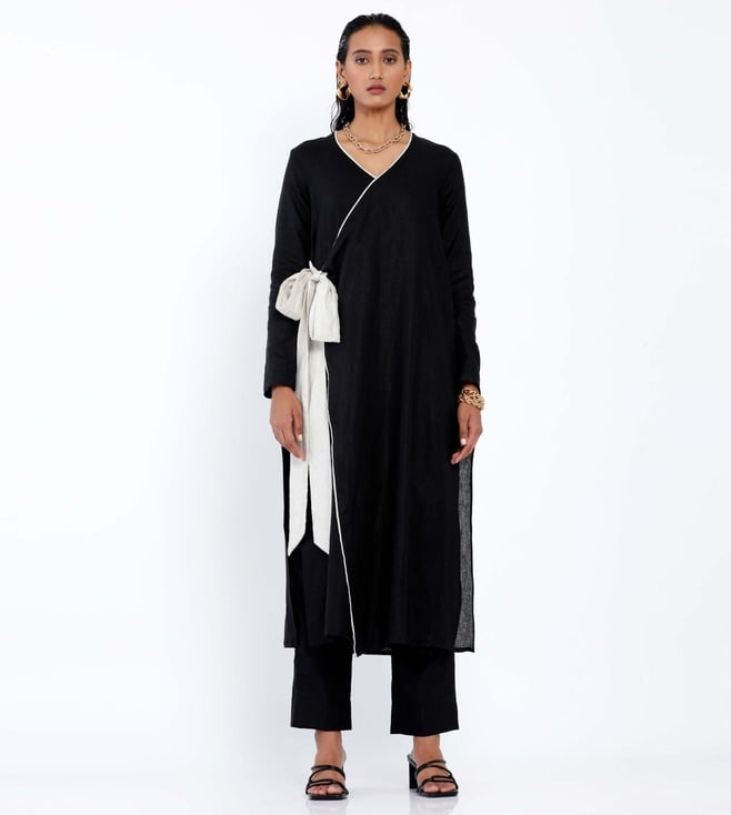 Buy SNOB Stefi Set - Black for Women Online @ Tata CLiQ Luxury