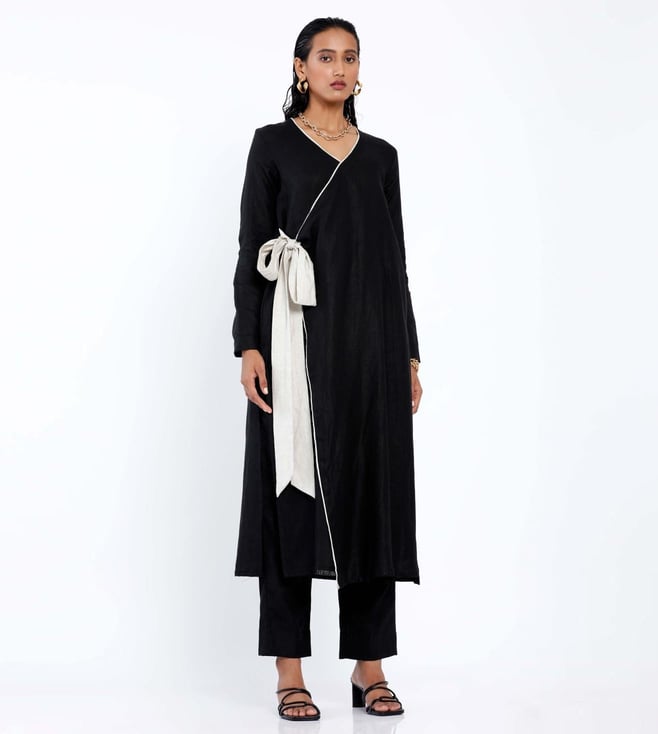 Buy SNOB Stefi Set - Black for Women Online @ Tata CLiQ Luxury