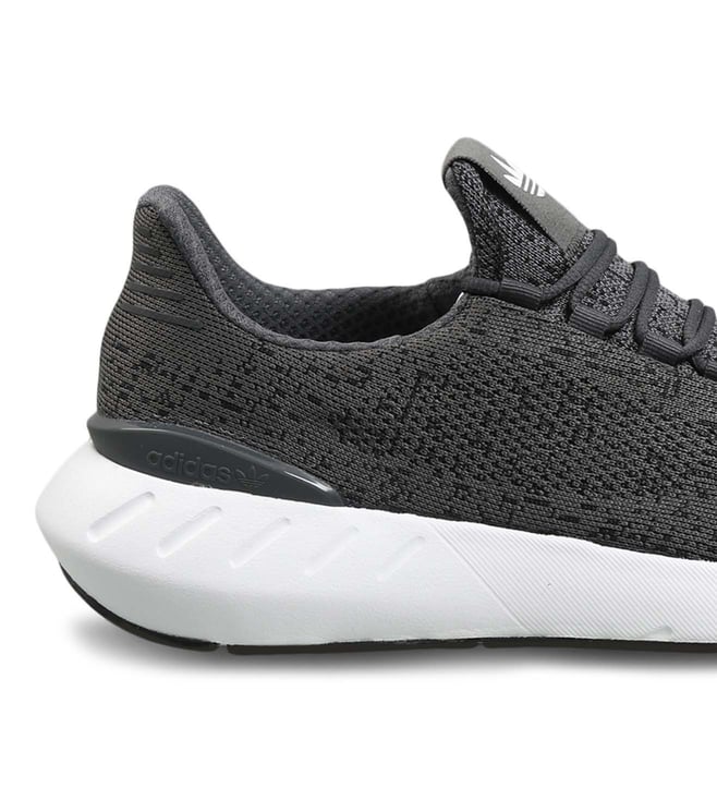 Buy Adidas Originals GRESIX/CBLACK/GRESIX Men Sneakers Online @ Tata ...