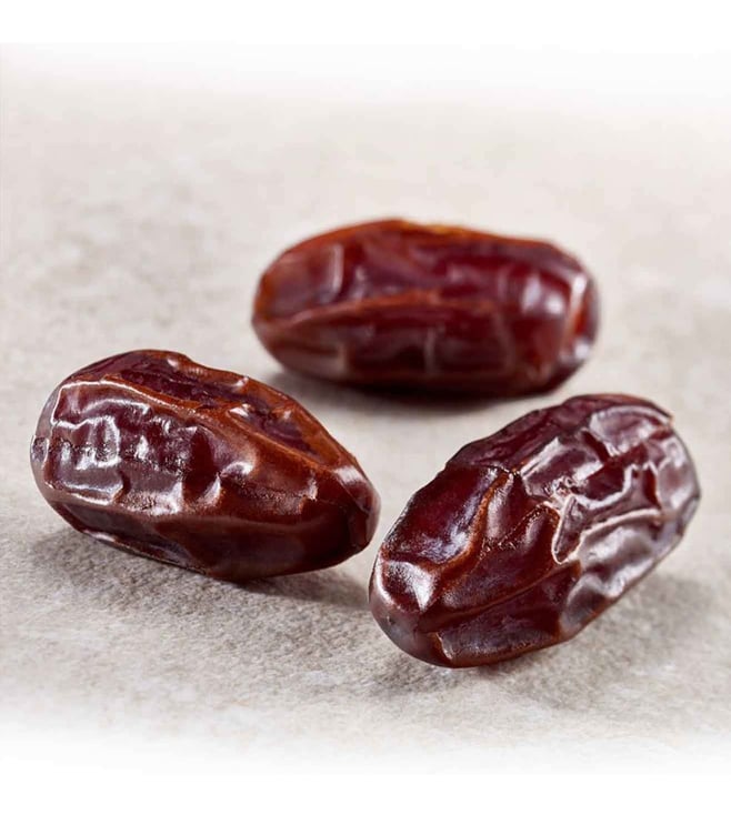 Buy Bateel Khidri Dates (Gift) - 1000 gm Online @ Tata CLiQ Luxury