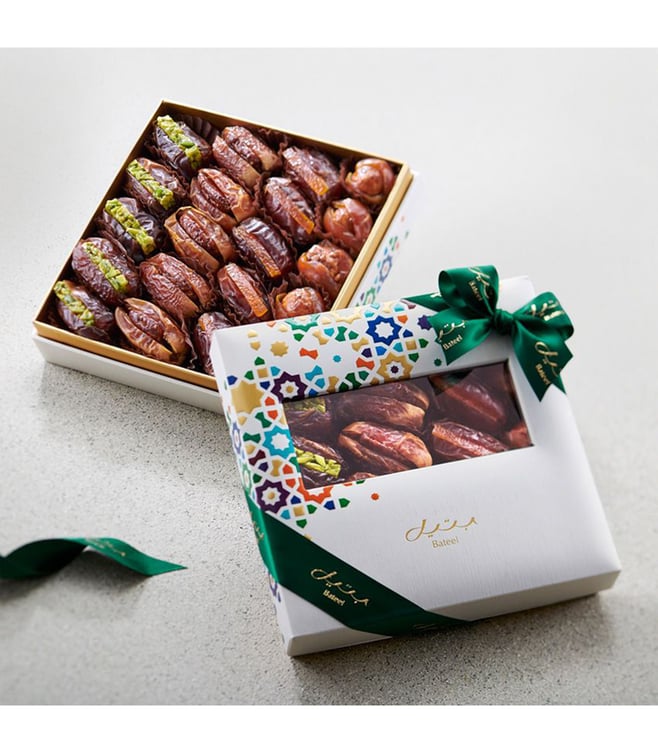 Buy Bateel Arabesque Window Rect Dates - 315 g for Online @ Tata CLiQ ...